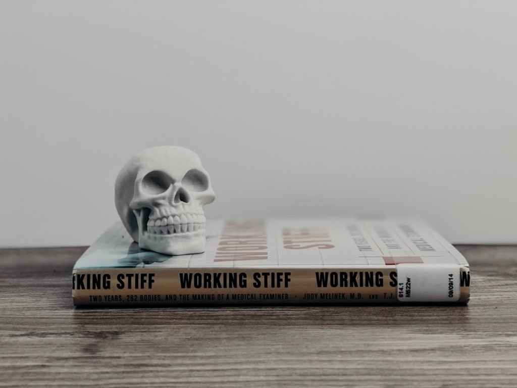 Working Stiff Book Review – A Book for Those Who are Morbidly Curious
